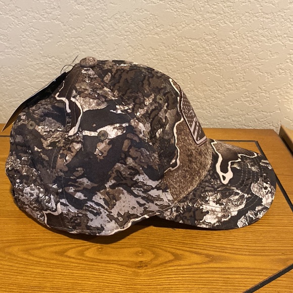 Realtree | Accessories | Realtree Escape Camo Cap With Deer Flag Nwt ...